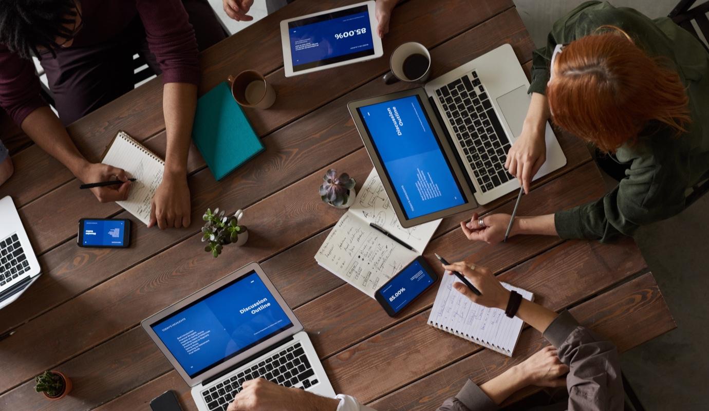 Wireless Conferencing - Clevertouch Technologies Global